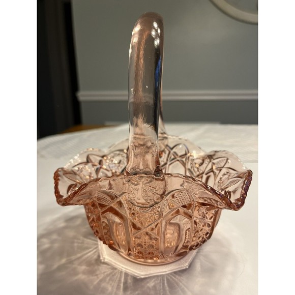 L.E. Smith | Accents | Vintage Le Smith Glass Basket Pink Glass Quintec ...